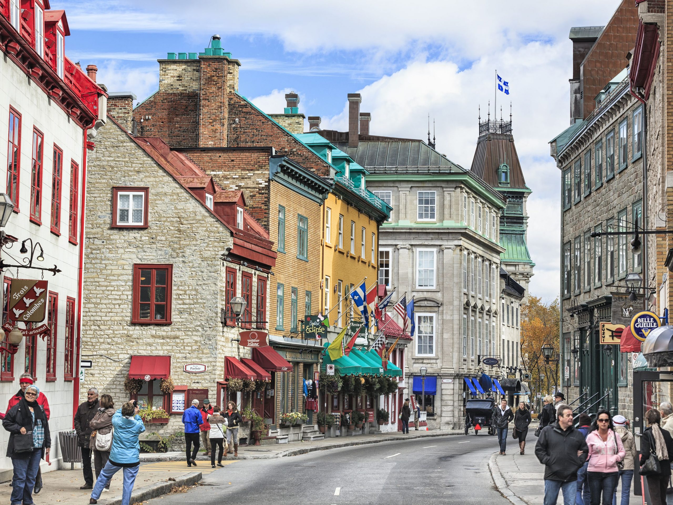 Why Canada is favorite destination for many?